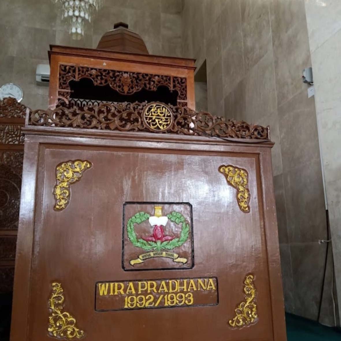 Melihat Eksterior dan Interior Masjid Raya Al Muttaqin Setukpa ...