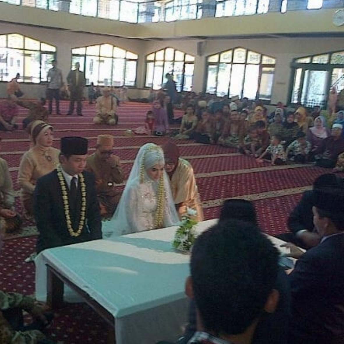 Melihat Eksterior dan Interior Masjid Raya Al Muttaqin Setukpa ...