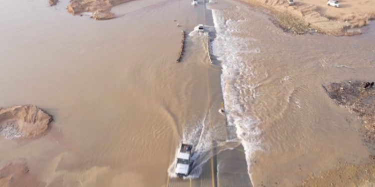 Potret Nyata di Arab Saudi, Gunung Menghijau dan Gurun Pasir Jadi Sungai