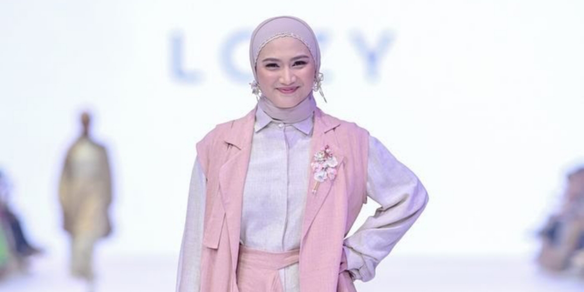 Trend Hijab 2024, Outer Vest Koleksi Lozy, Saba Modest dan Benang Jarum