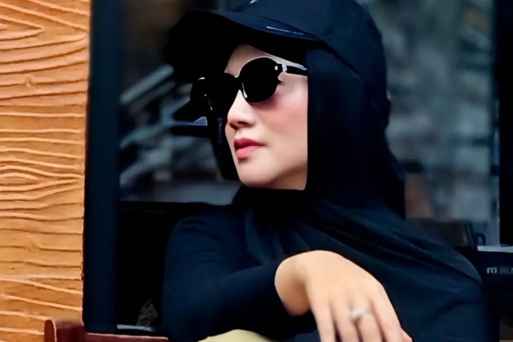 5 potret keseharian Fitria Widi Waluya, presenter televisi nasional ...